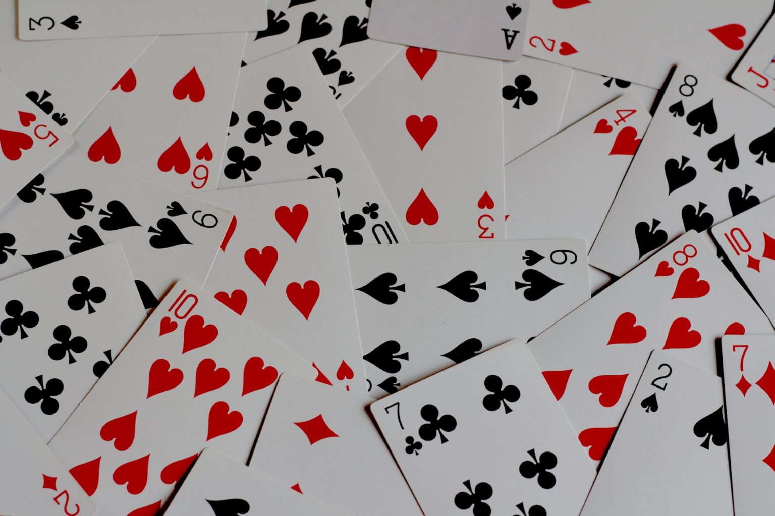 How Many Red Cards Are There in a Deck of Cards? - Deal The Cards